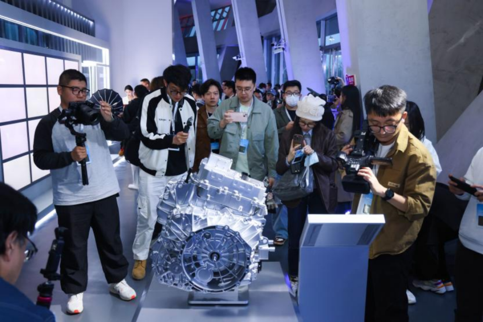 东风马赫电混PHREV，终结纯电、增程、插电技术路线之争_腾讯新闻