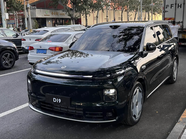 车长5米2+800V架构，零跑D19实车曝光，上市卖多钱能火？_腾讯新闻