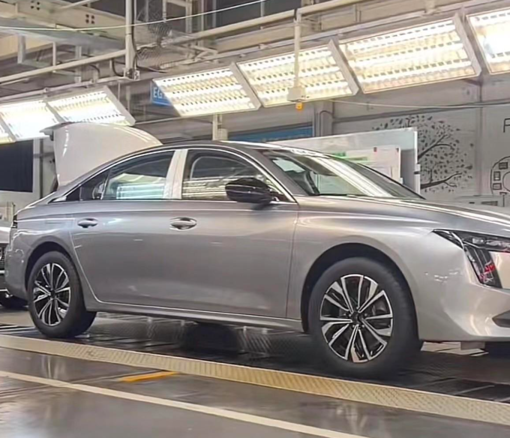 新“标致508L”国内现身，造型与海外同步，起步价或降至13万！_腾讯新闻