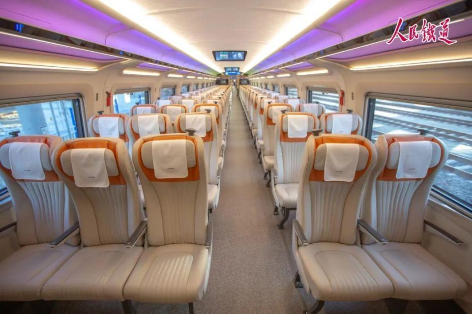 新一代高速列车CR450动车组，吸引全球目光！_腾讯新闻