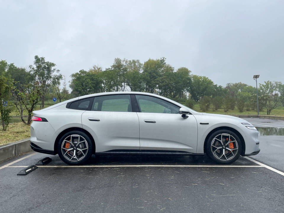 “超配”+“超值” 长安启源A06上市，售10.99万起_腾讯新闻