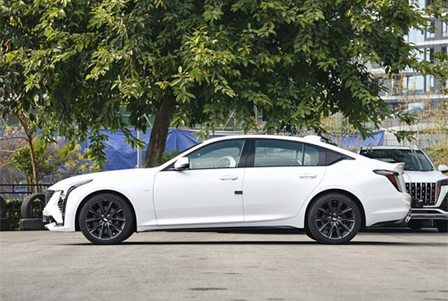 别盯着宝马3系了，凯迪拉克CT5降幅8万，237马力+后驱，7.3秒破百_腾讯新闻