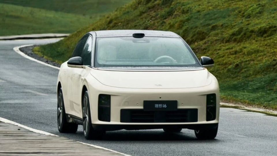 5分钟大定破万！i6开启理想纯电上量阶段，李想称目标月销9000+ | 明镜pro_腾讯新闻