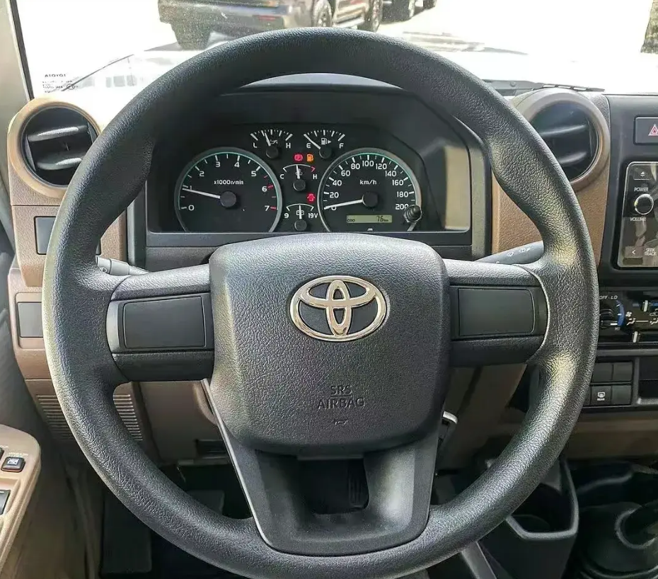 预售价69万！丰田传奇SUV“LC76”进港，性能不输奔驰G_腾讯新闻