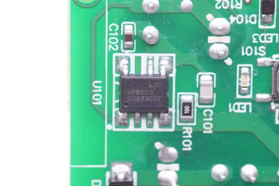 这些芯片更具性价比，芯朋微PN6780H、PN7113等多款芯片获这几家手机大厂采用_腾讯新闻