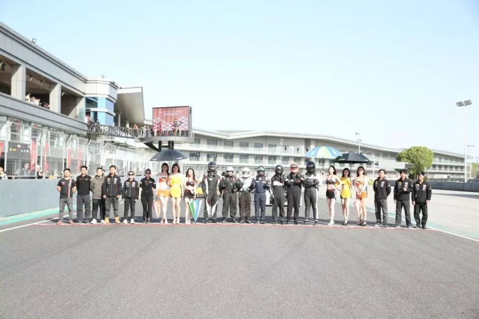 历史突破！中国自主原型车赛事ASR TC1 Prototype Cup首战告捷！_腾讯新闻