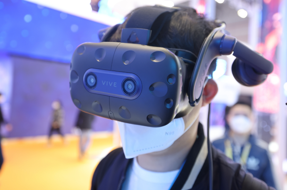 VR、AR头显销量待爆发 Micro LED 先行推动产业化_腾讯新闻