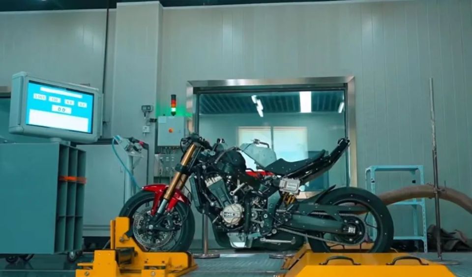 无极RR660零百3.5秒、赛800预售52999元？还有车头冲压进气？_腾讯新闻