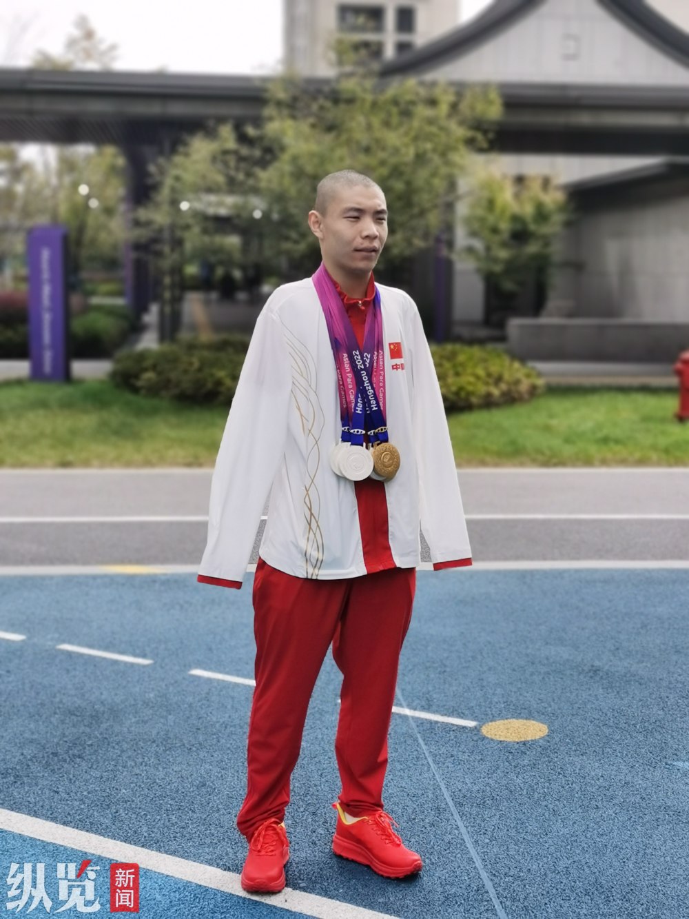 纵览原创｜河北小伙“无臂飞鱼”郭金城首秀创亚洲纪录，父亲希望他为国争光_腾讯新闻