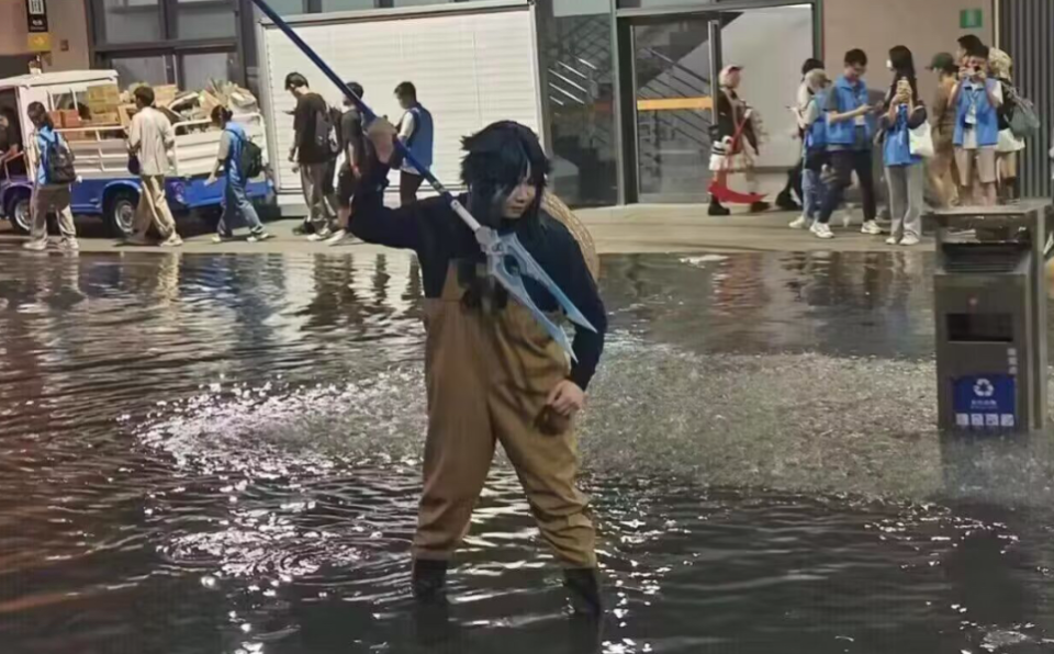 太会整活了，大佬在BW上神级COS原神角色，老天都在帮他还原_腾讯新闻