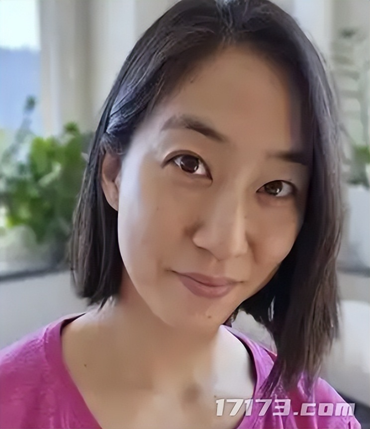 零开发经验的33人小团体，用5年搞出销量破百万的“年度最佳”_腾讯新闻