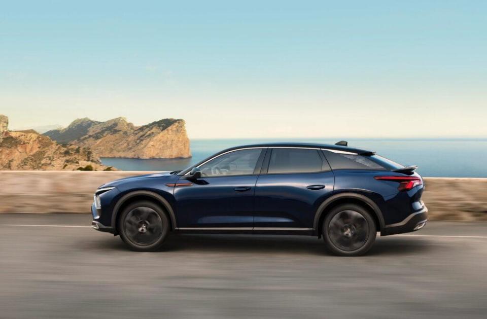 新增旅不凡车型，2024款雪铁龙凡尔赛C5X上市售14.37万元起_腾讯新闻