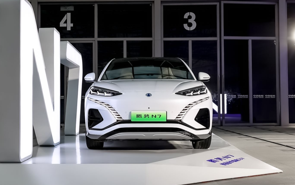 三口之家大五座SUV怎么选？腾势N7：抢夺BBA市场来了_腾讯新闻