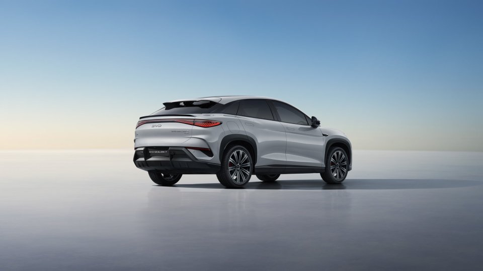 比亚迪海狮 07EV 轿车挪威上市，国内售 18.98 万元起_腾讯新闻