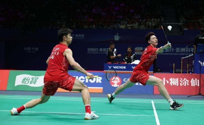 梁伟铿/王昶2-0击败吉丁努蓬/德差波，晋级香港赛男双16强_腾讯新闻