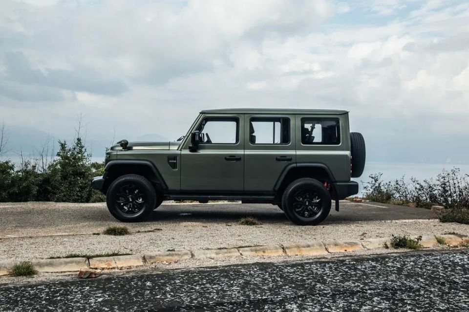 13.99万起步，中国越野车鼻祖！212 T01到底是辆什么车？_腾讯新闻