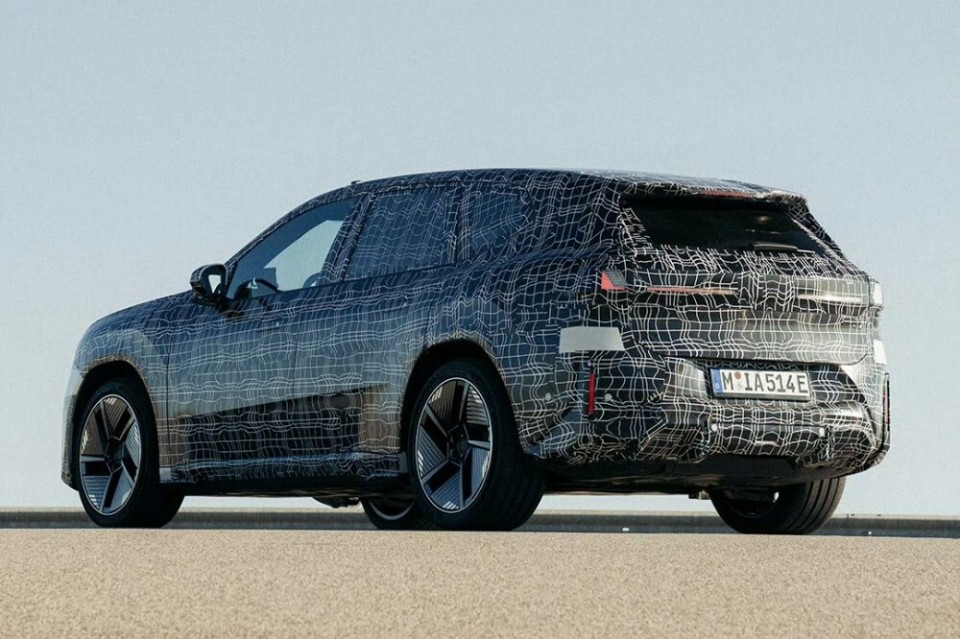 宝马新世代iX3即将发布！全新内外饰设计，上车鸿蒙系统+Deepseek_腾讯新闻