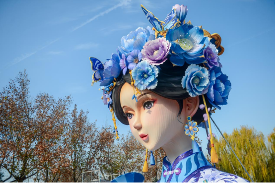 胖锦鲤、夏雨荷……今年的迎春花灯会有“亿点点”不同_腾讯新闻