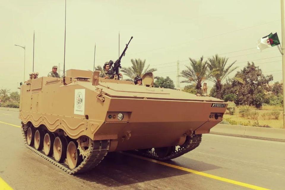 PLZ45-155自行火炮曾经战胜美英拿下中东土豪大单，后继乏力被韩国K9反超，何故？_腾讯新闻