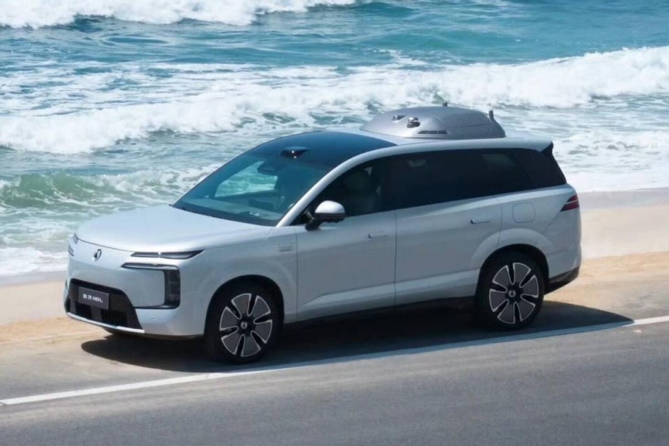 全新腾势N8L将来袭，配2.0T+三电机，高配带无人机，值得期待？_腾讯新闻