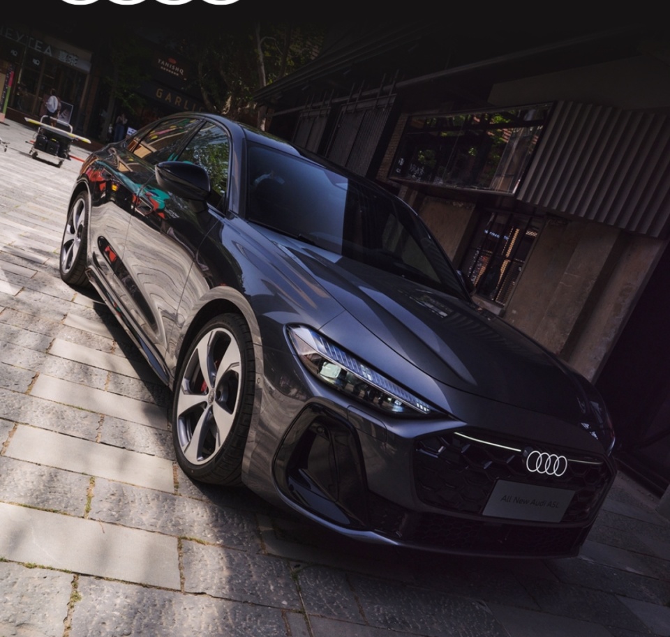 25.68万起 一汽奥迪A5L公布预售价 现款奥迪A4L优惠触底 该选谁？_腾讯新闻