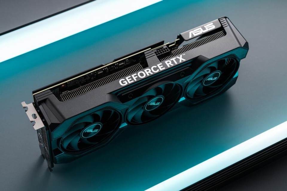 2K游戏利器破次元来袭！华硕巨齿鲨RTX 4070S显卡测评_腾讯新闻