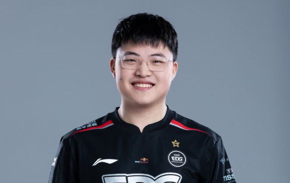 Uzi复出首战告捷！EDG 2-1 IG结束LPL夏季赛三连败_腾讯新闻