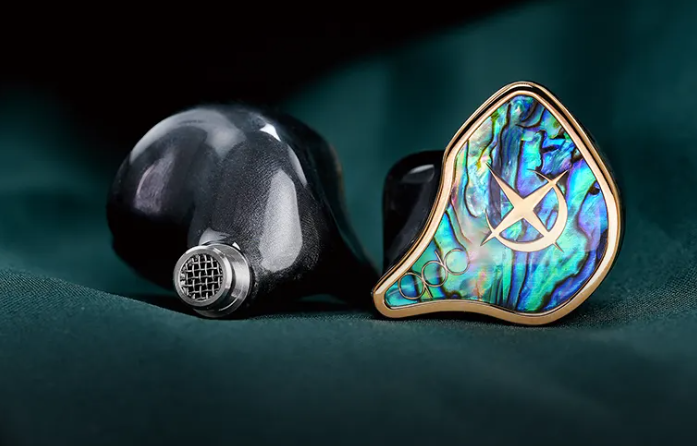 qdc 新品耳机 Emperor、Empress 发布，预售价 21000 元起_腾讯新闻