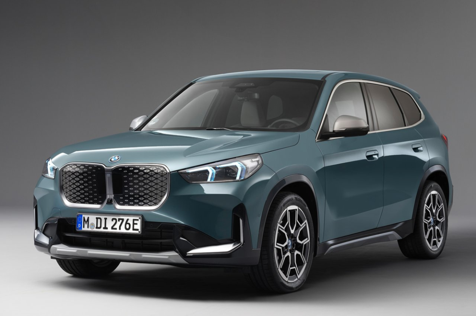 比国产版顶配还贵 宝马iX1 eDrive20发布 海外售37.66万元_腾讯新闻