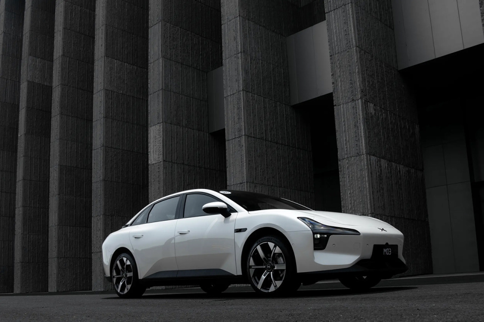 谁敢跑到最后30km？埃安RT对比MONA M03_腾讯新闻