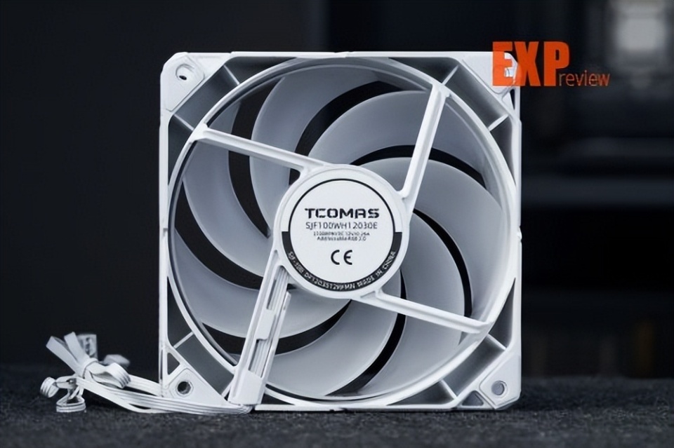 钛钽 TCOMAS SJ-A100E一体式水冷评测:大块头也有小细节_腾讯新闻