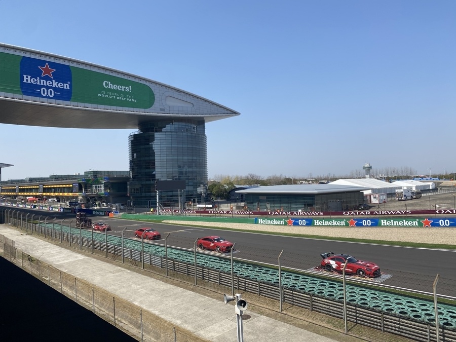 今年F1中国站：看台座位增加1.7万，场内周边好吃好玩更多了_腾讯新闻