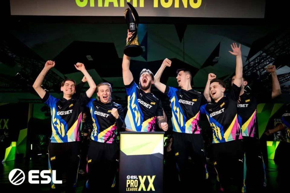 李神打破魔咒！鏖战五局，NaVi力压Eternal Fire勇夺EPL S20冠军！_腾讯新闻