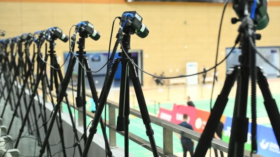 5.5G+RIS首登亚运会 中国电信极限挑战十万人同时上网_腾讯新闻