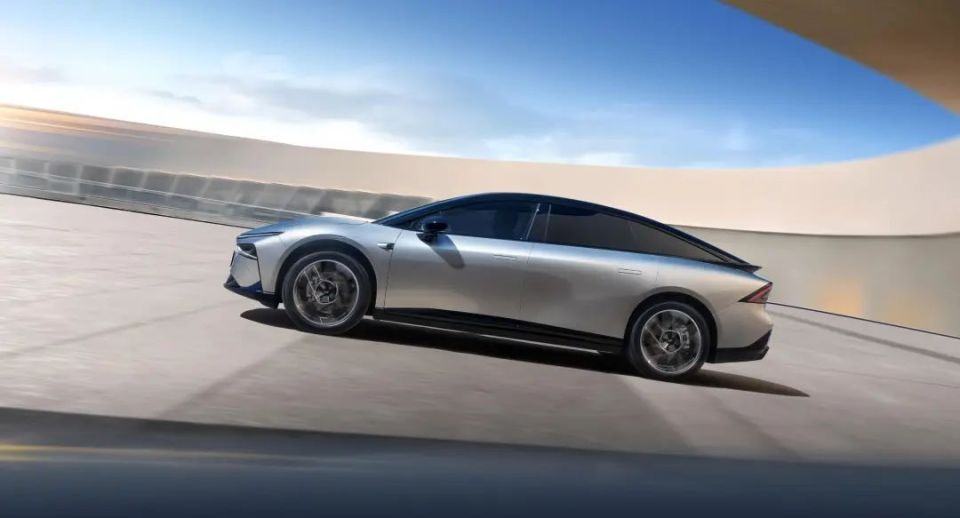 18.68 万元！小鹏 P7+正式发售，还有一个只卖 500 台的限量版_腾讯新闻