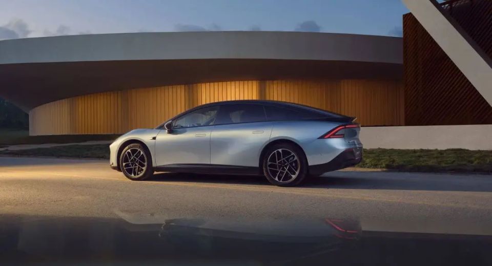 18.68 万元！小鹏 P7+正式发售，还有一个只卖 500 台的限量版_腾讯新闻