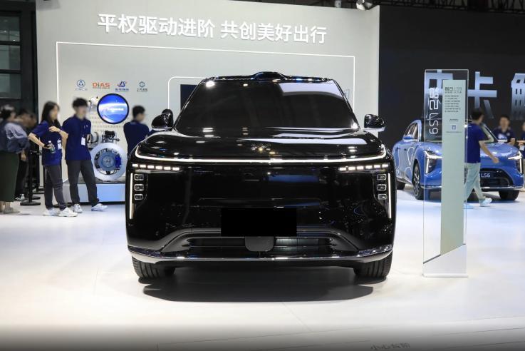 比的就是谁更尊，车长近5米3，智己LS9将至，单电池就有402km续航_腾讯新闻