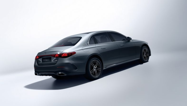 奔驰E强推智驾遇冷！4S店靠降价保住销量，E300L 50万能落地？_腾讯新闻