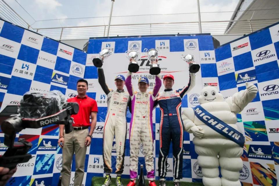 NKODA HW Racing年度高光回顾：年轻团队迈向成熟_腾讯新闻