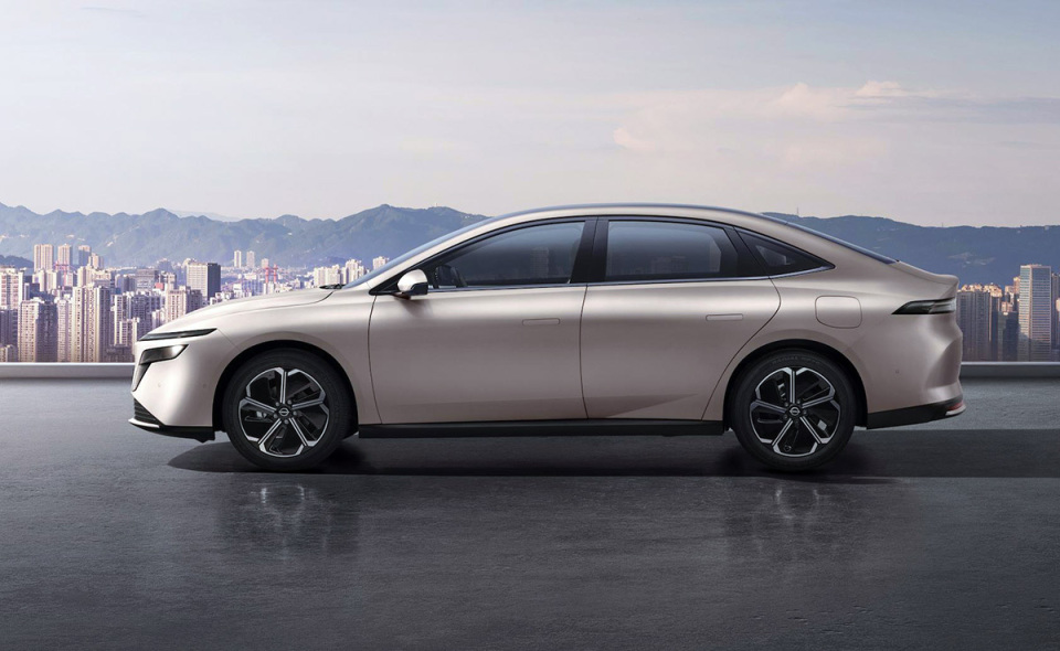 东风日产全新中级轿车申报，定名为N6，车长4831mm，1.5L插混动力_腾讯新闻