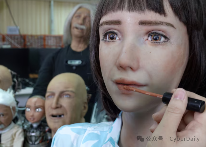 你的Grace人形机器人，正在医院老人院做护工 |CyberDaily_腾讯新闻