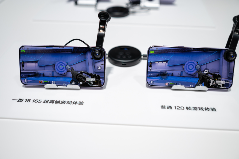 165Hz游戏时代来临，一加15与Ace6发布会现场上手速评_腾讯新闻