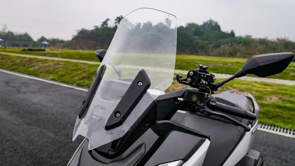 限时售价16666元，无极SR250GT抢先测评，高性价比背后还有硬实力_腾讯新闻