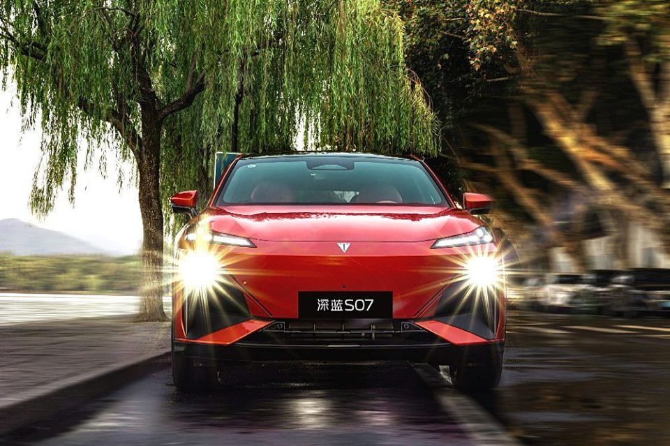 15万元左右可入手 深蓝S07和极狐阿尔法T5哪一款更划算？_腾讯新闻