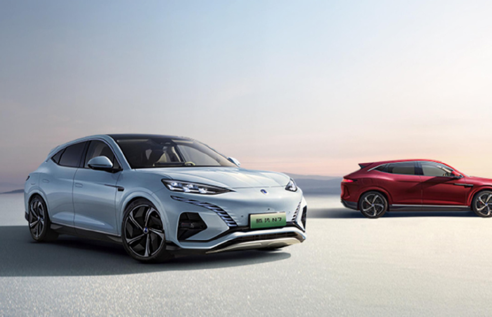 争做30万纯电中型SUV市场的“流量王”，腾势N7对标蔚来ES6_腾讯新闻