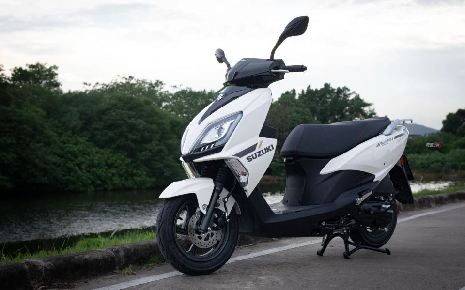 凭什么是传奇？9980元的铃木UY125，全面评测！_腾讯新闻