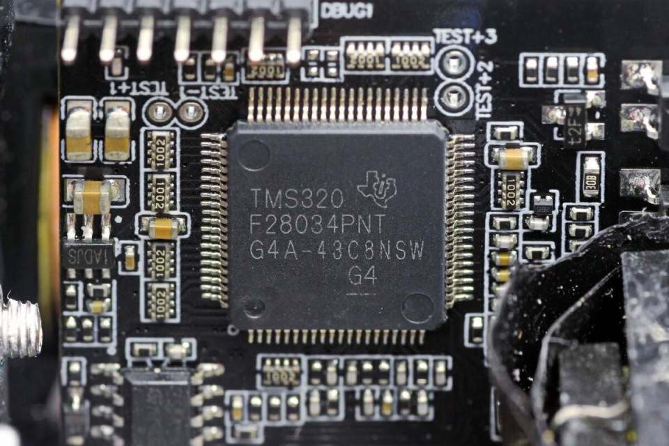 支持intel ATX3.1标准，鑫谷昆仑九重KE-1300P白金牌数字电源拆解_腾讯新闻