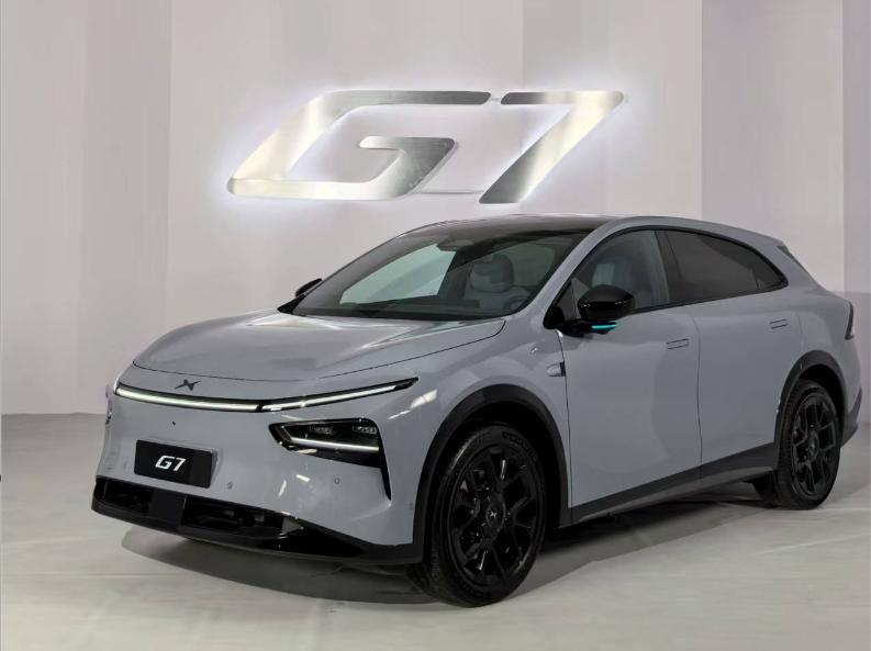 小鹏MONA SUV曝光，卖15万？网友在评论区吵起来了_腾讯新闻