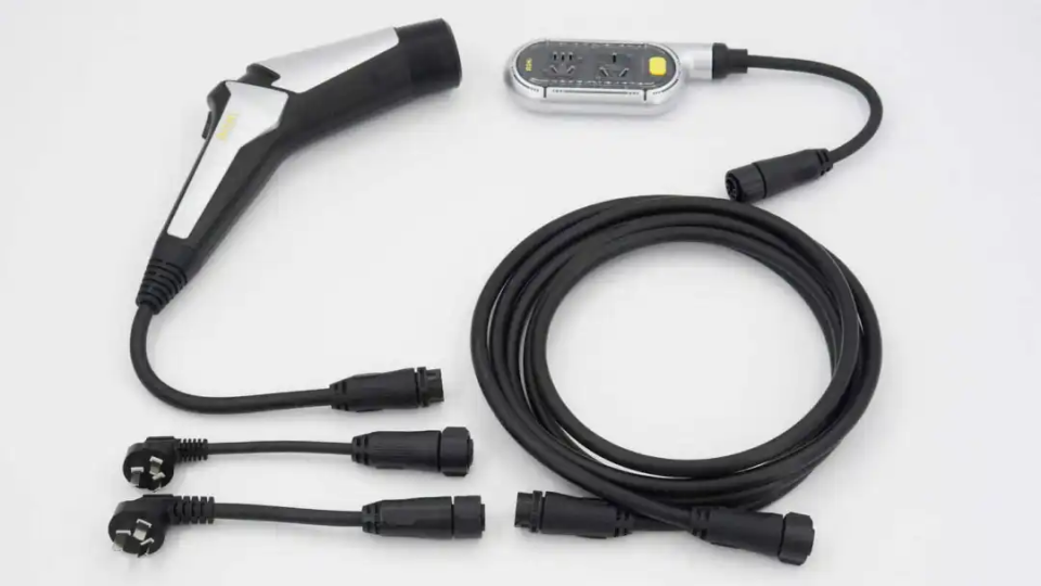 覆盖充放电一体枪、壁挂充电桩，新能源充电设备拆解汇总，内置主控 MCU 选型盘点_腾讯新闻