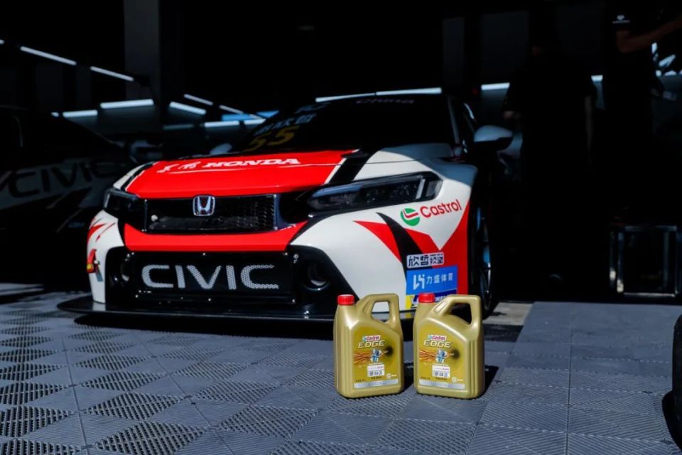 专“嘉”实力 燃擎制胜——嘉实多联手东风Honda热力亮相CTCC上海站 明星车手吴彦祖强势来袭_腾讯新闻